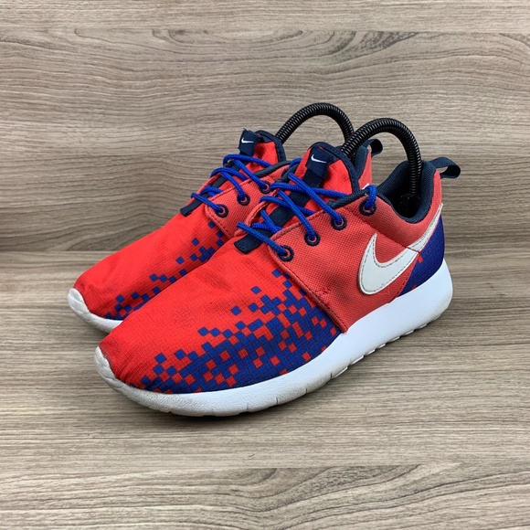 Nike | Shoes | Nike Roche One Print Light Sneaker | Poshmark